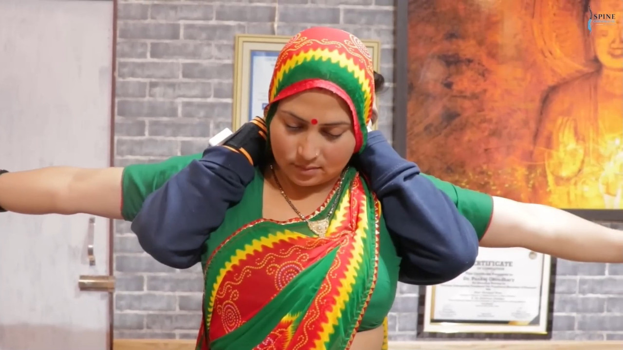 Hot Sexy Homely Aunty With big Deep Navel treated by indian Doctor mp4 ...