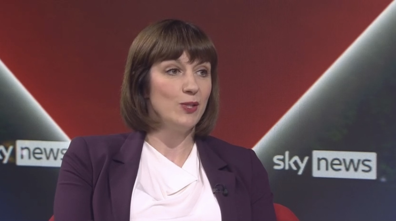 15 D1519 B 33 C3 49 B7 93 DB EA97286 FBE05 — Postimages