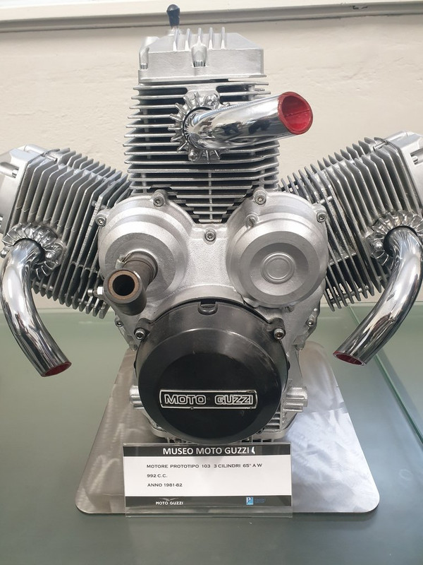 MOTO GUZZI ENGINE 09 — Postimages