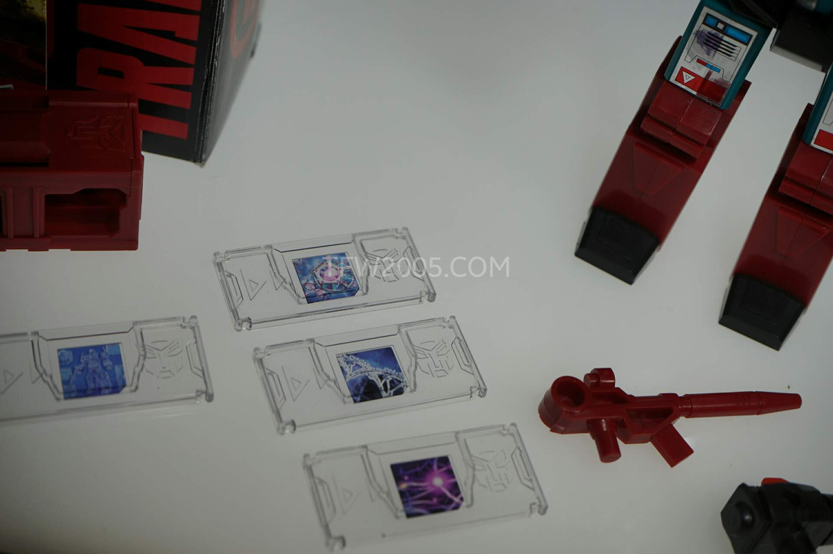 SDCC2015 Hasbro Case Transformers PE 017 — Postimages
