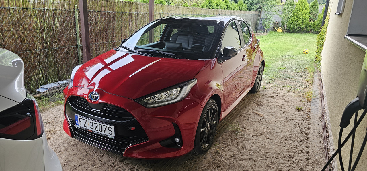 Lakier Imperial Red bardzo miekki.