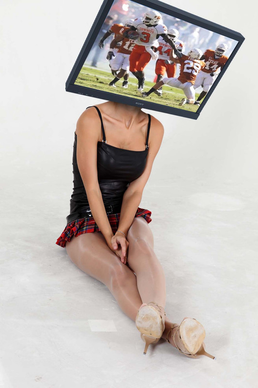 flat screen babe 4 — Postimages