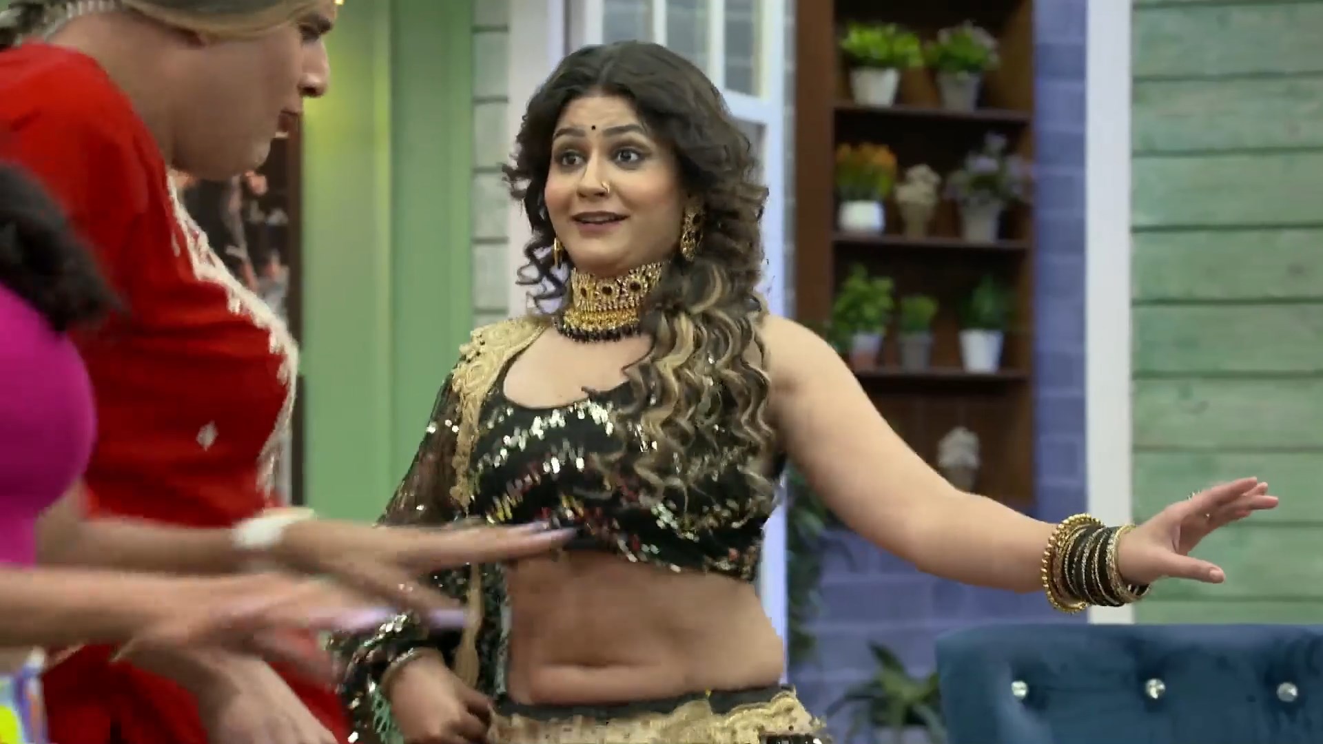 Kahsmira shah and gowri hot boobs and navel mp4 snapshot 01 23 199 — Postimages