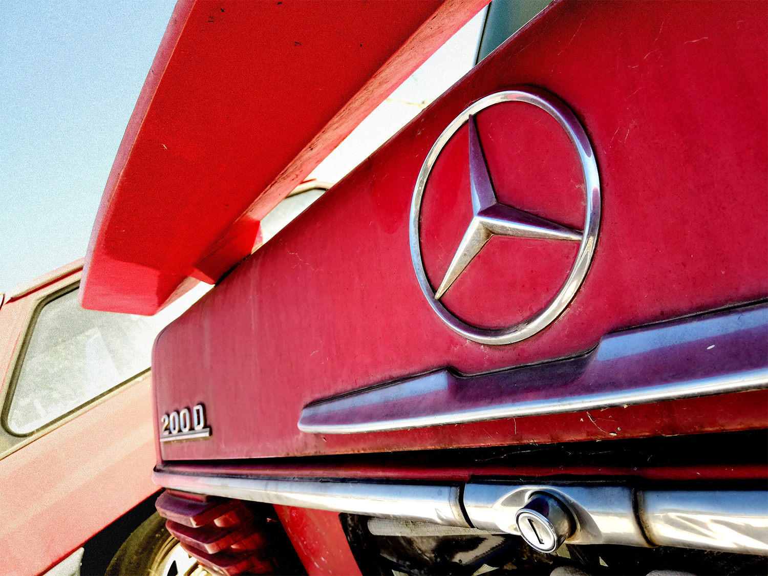 MERC W11 REDONDO2408 Bd4 — Postimages