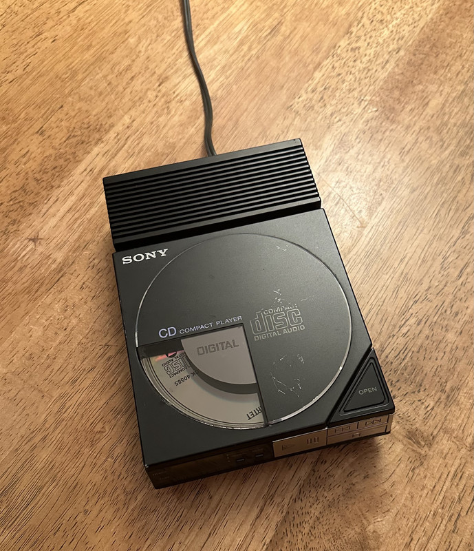 The STILL working vintage CD Player thread - pictures, comments ...