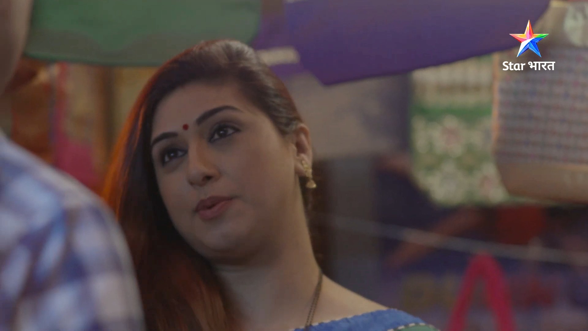 Beautiful Curvy Actress Bending and Showing Deep Cleavage Savdhaan India mp4 snapshot 00 17 511 ...