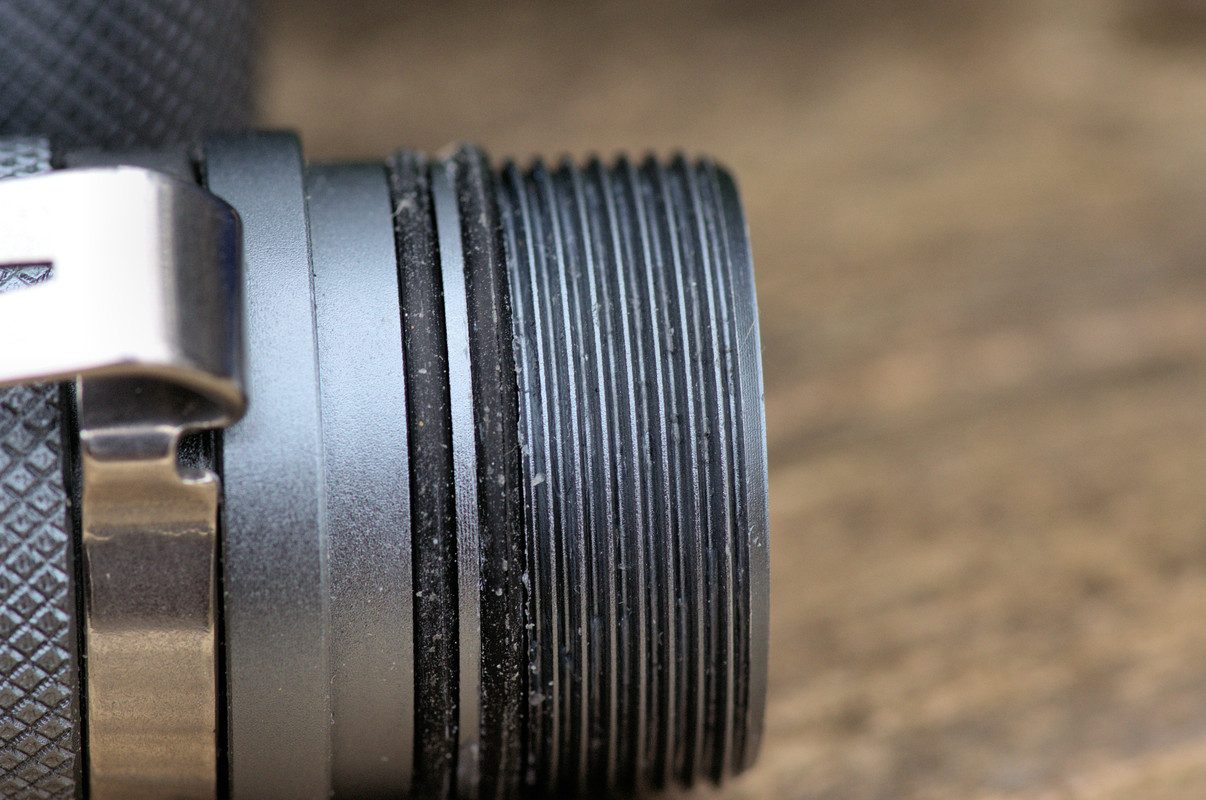 (Review) Blue Badger Lights - Eagle 1500 - 18650 Flashlights ...