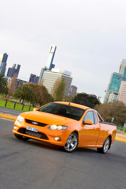 FG FALCON XR6 TURBO SHOWN IN OCTANE — Postimages