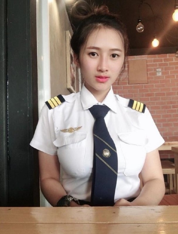 PRAMUGARI - TT GEDE BANGET MAIN SAMA TAMU - 4Play Forums