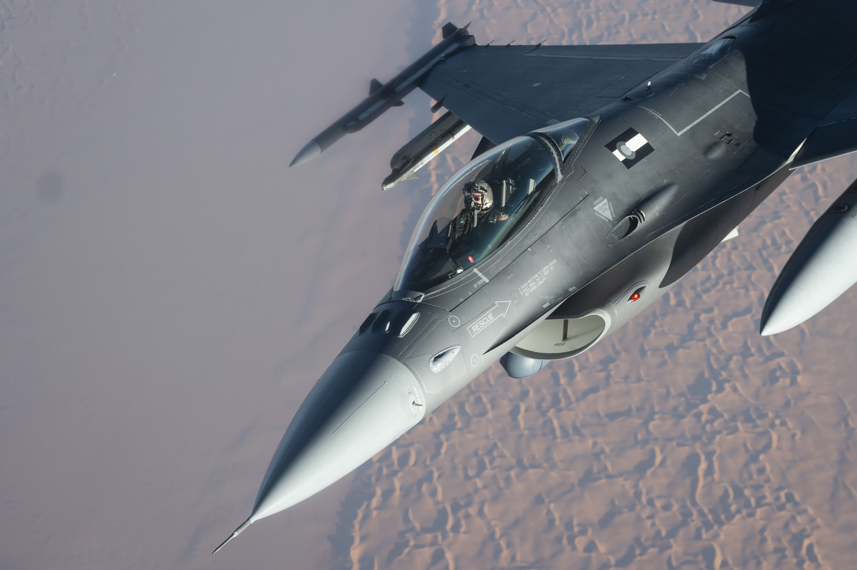 211106 F UQ958 1163 — Postimages