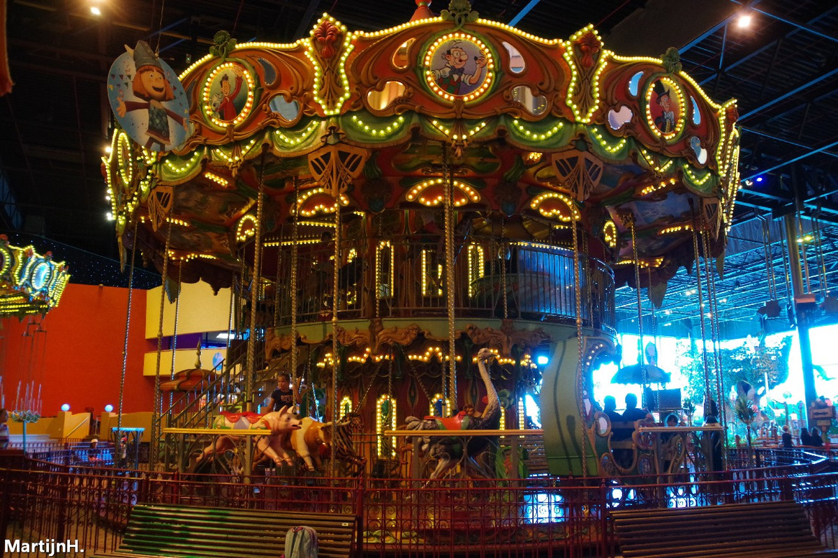 Carrousel - Plopsa Indoor Hasselt (B) - polypweb.eu