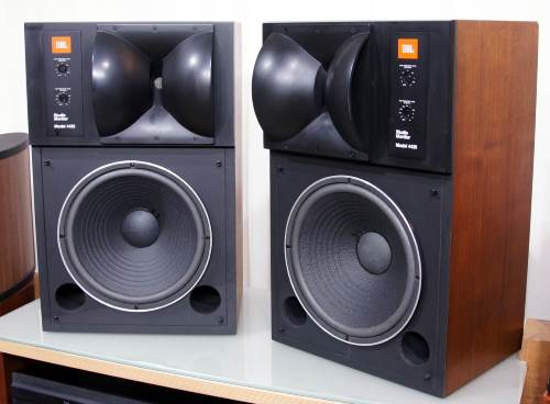 JBL Butt Cheek Bi-Radial Horn 2342 or JBL2404H?