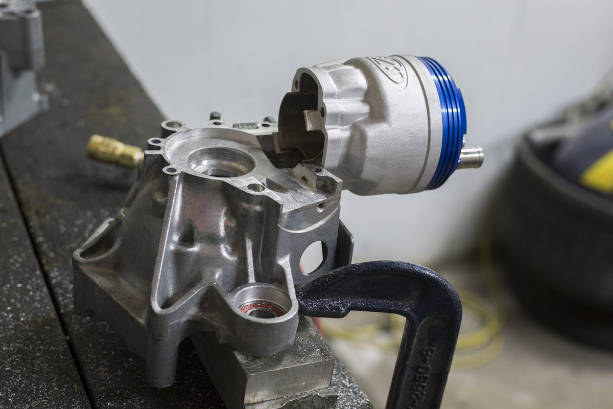 J47 A8200 copy — Postimages