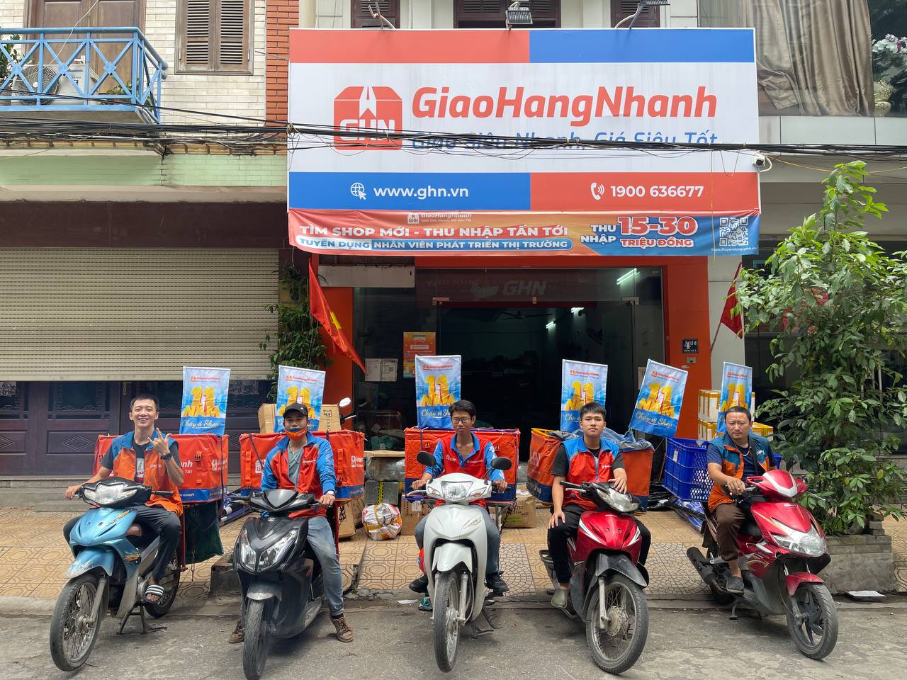 4b đền lừ — Postimages