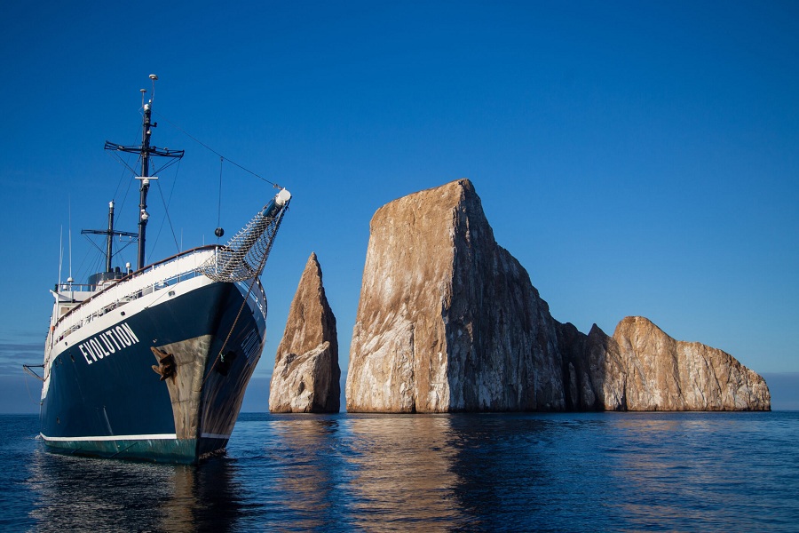 GALAPAGOS: QUASAR EXPEDITIONS ANNUNCIA CROCIERA CON A BORDO "CHARLES ...