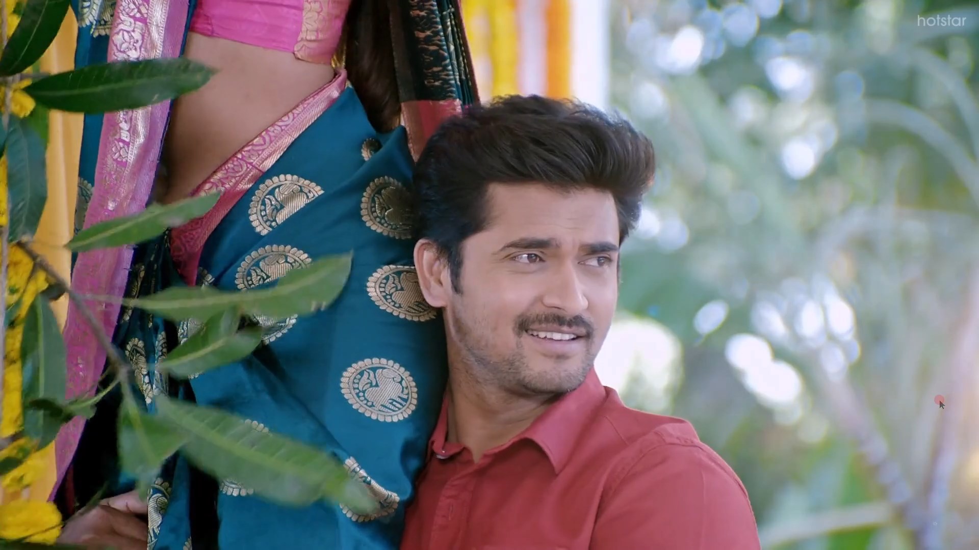 Kannada Serial actress divya Sexy navel closeup show marali mansigadu ...