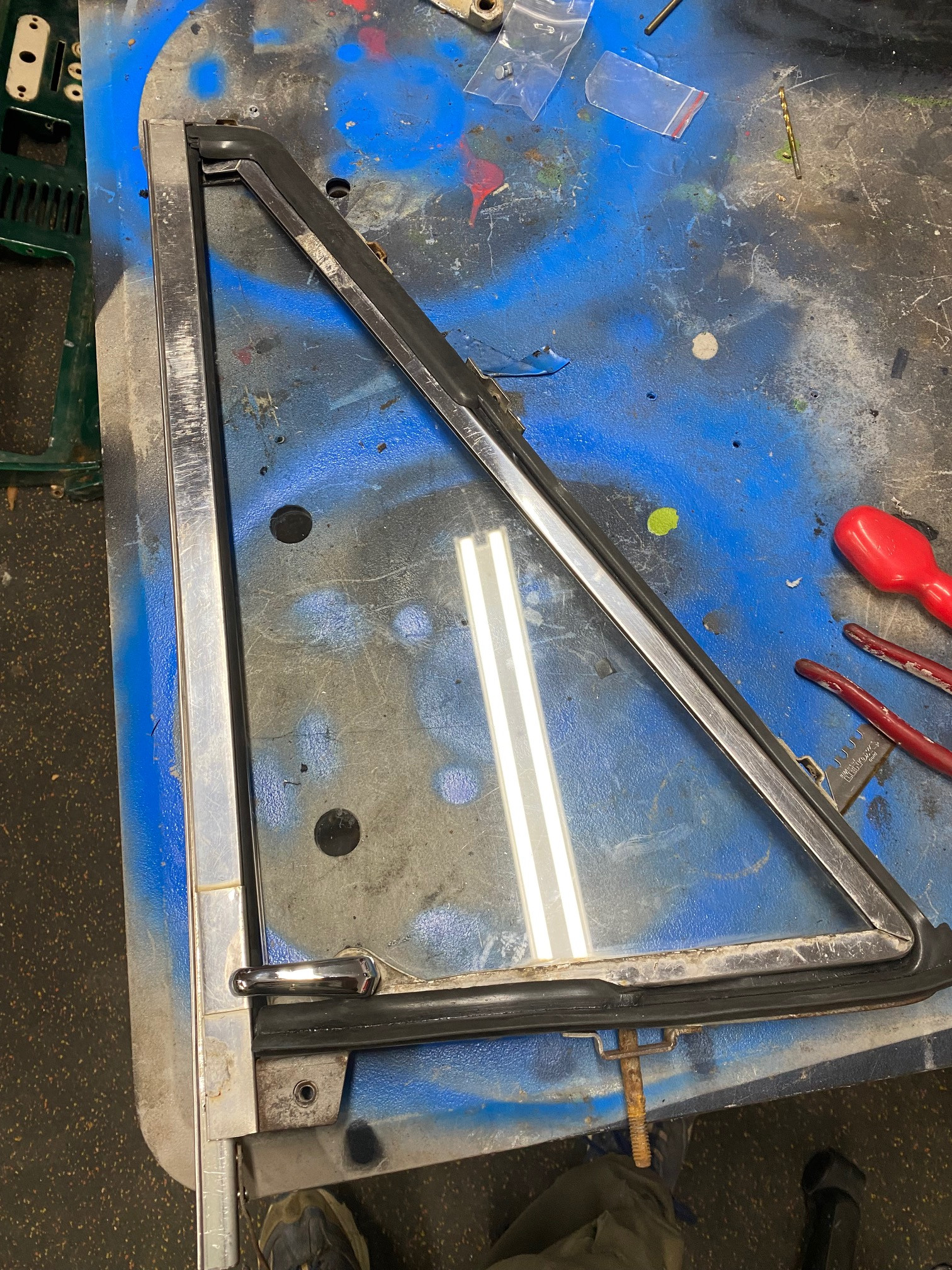 bronco windshield frame — Postimages