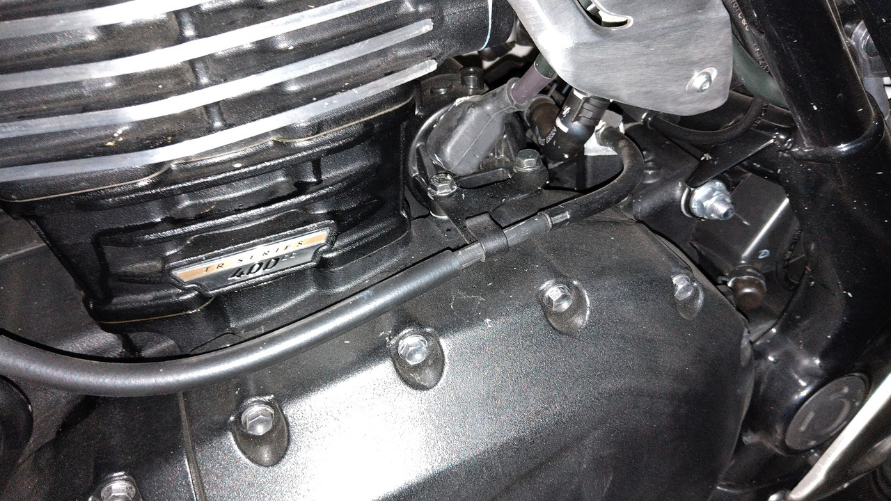Oil leak. | Triumph 400 Forum