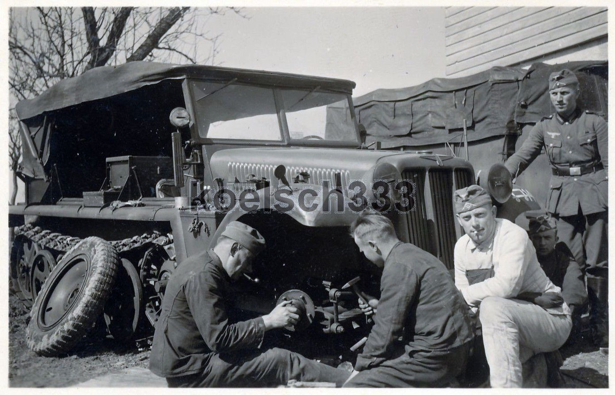 Artillerie Schlepper Zugmaschine SR 69 — Postimages