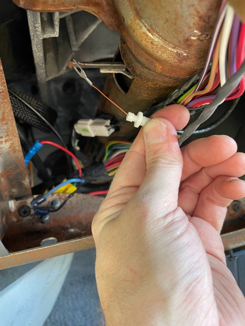 PRNDL cable, where does bracket attach? | Cummins Diesel Forum