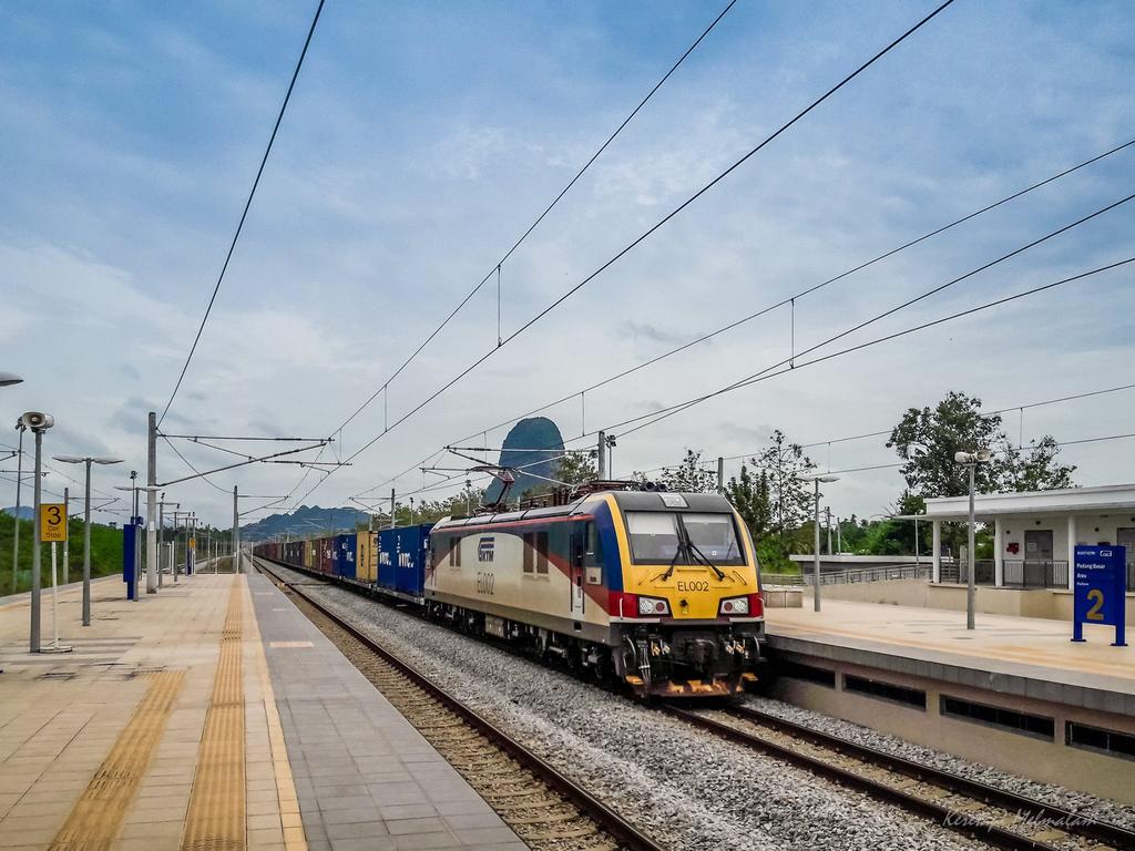 KERETAPI TANAH MELAYU ( KTM, كريتاڤي تانه ملايو & Malayan Railways ...
