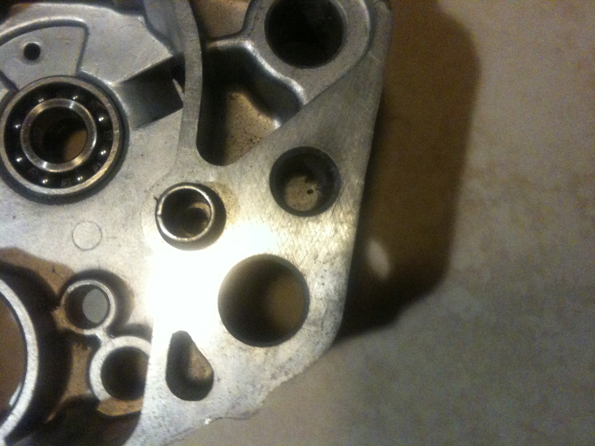 goujons assemblage sur carter — Postimages