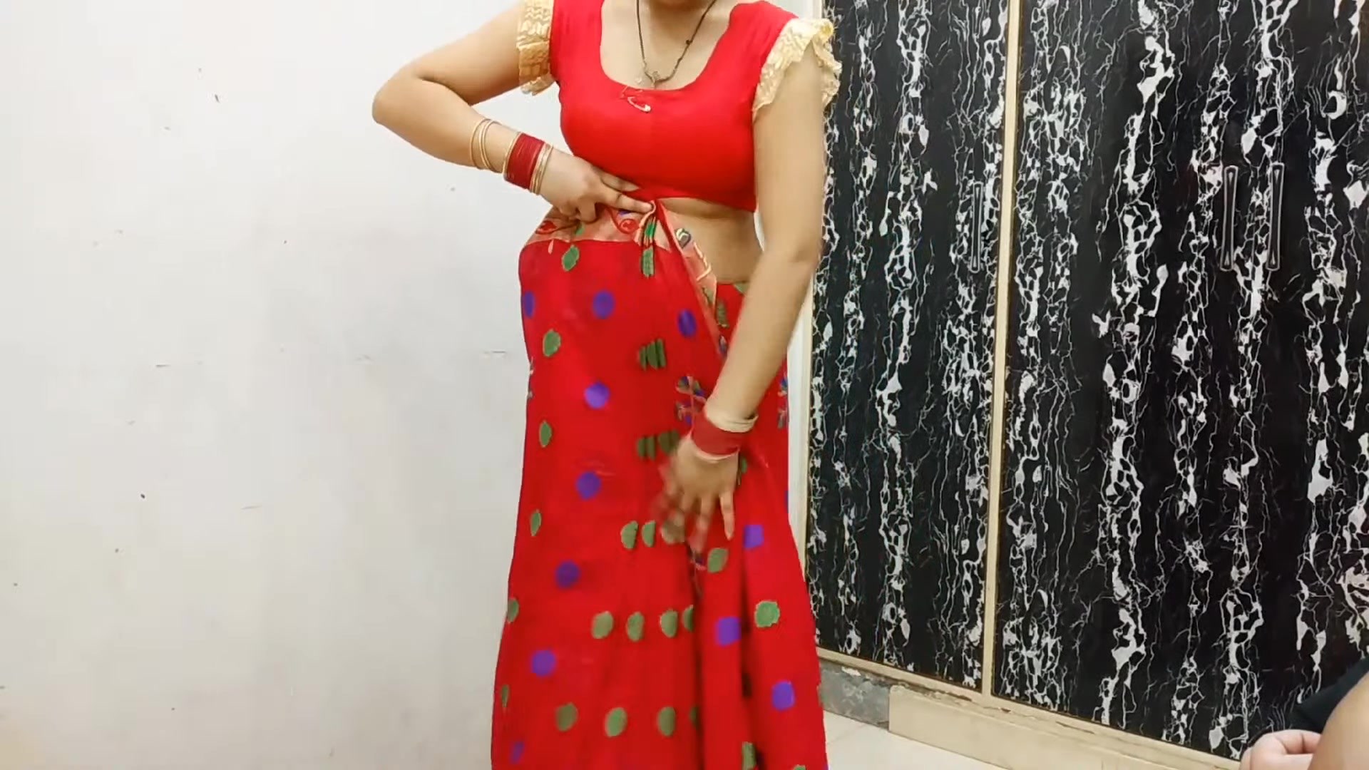 Unique Style Saree Draping with Perfect Pleats How To Wear Silk Saree ...