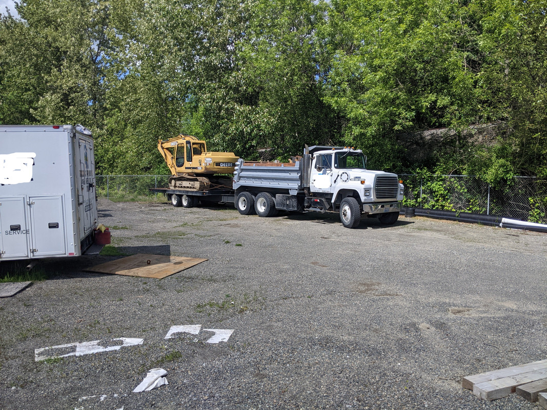 Moving dirt with mini skid steer and damage protection/insurance | DIY ...