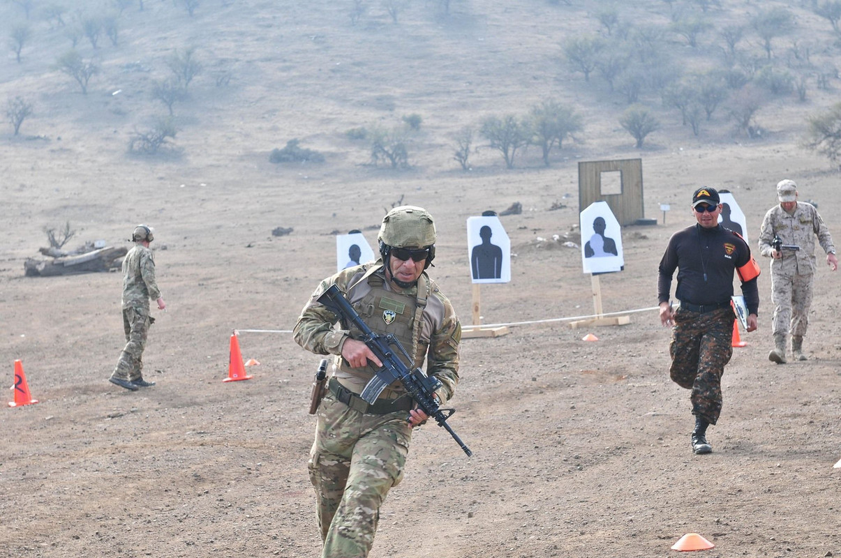 Fuerzas Comando Chile Sniper Event A070 — Postimages