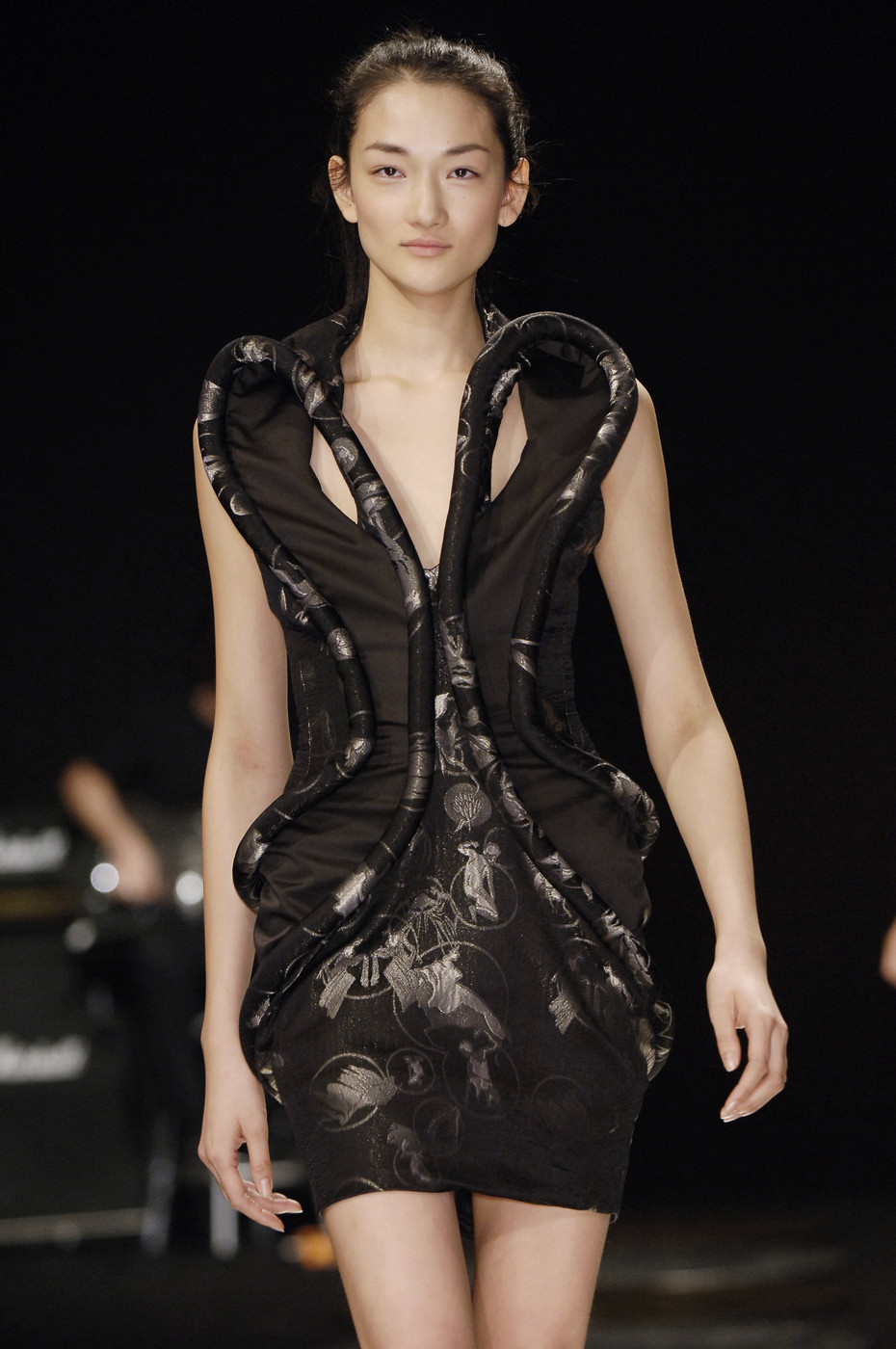 Hussein Chalayan Spring 2006 t m Im O q J3 Ux — Postimages