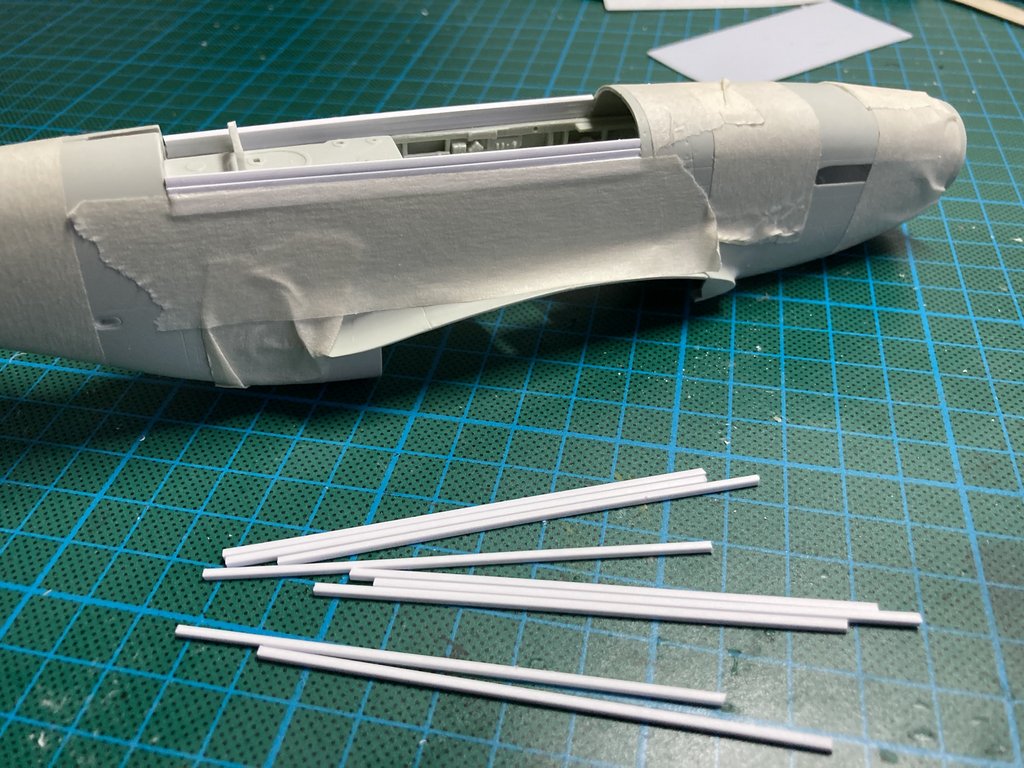 P-51 Racer conversion (Dago Red - Revell 1/32) and refurbishing (Strega ...