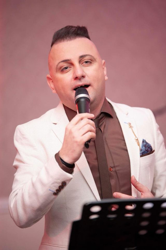 Classify Assyrian singer Adkar