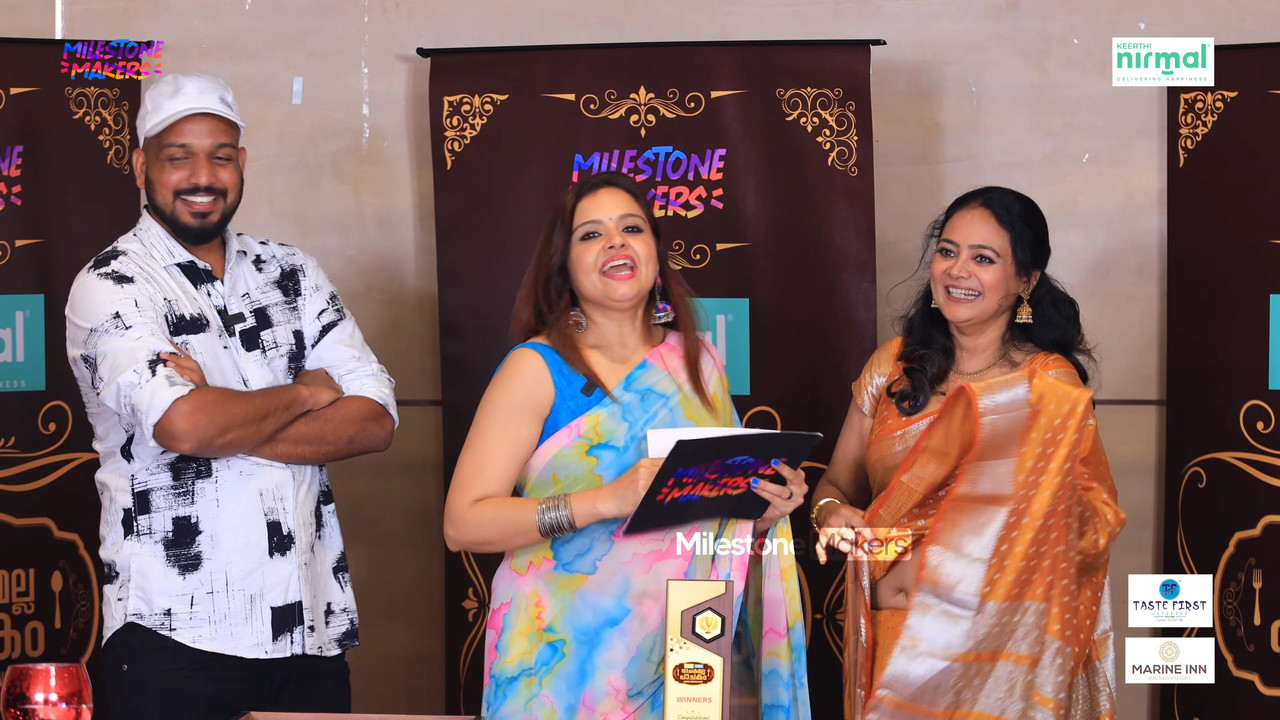 Reena Basheer Fleshy Open Deep Navel Hole in Orange Saree mp4 snapshot ...