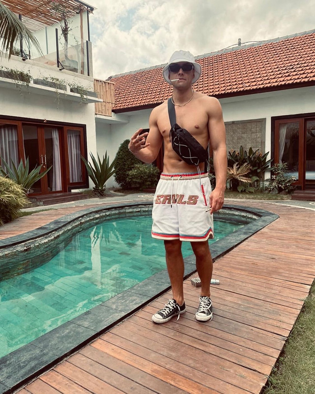 05 BDE471 845 E 428 B B8 C5 CF510 C8 C3145 — Postimages