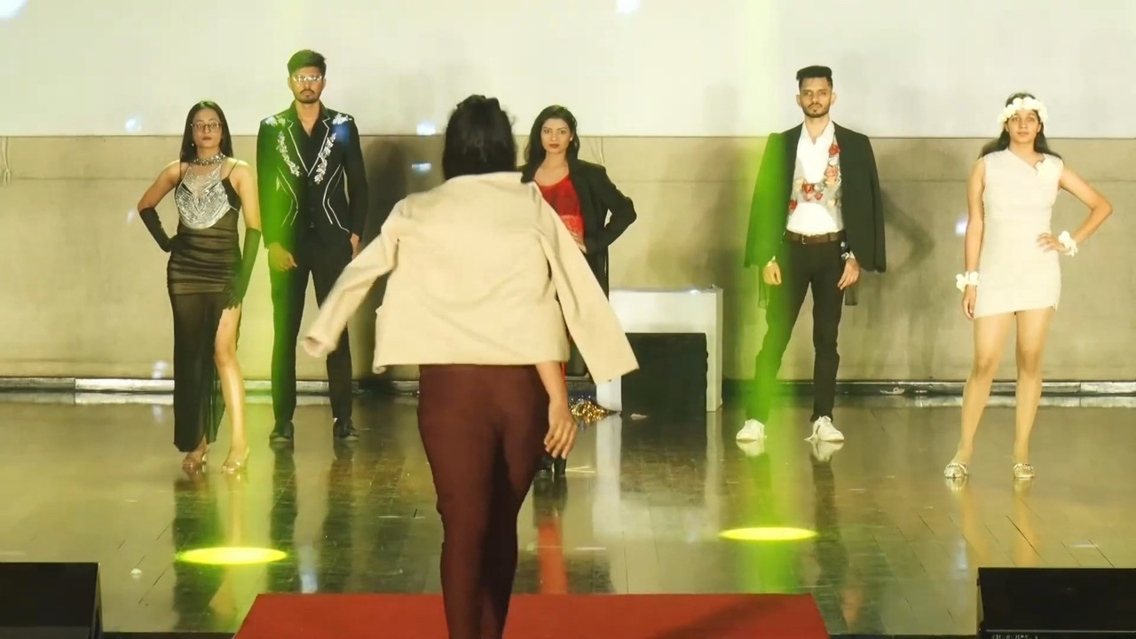 Hot Malayali Model ramp walk compilation mp4 snapshot 00 35 574 — Postimages