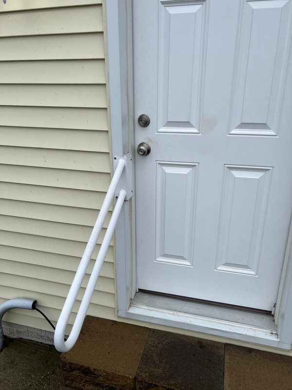 north door — Postimages