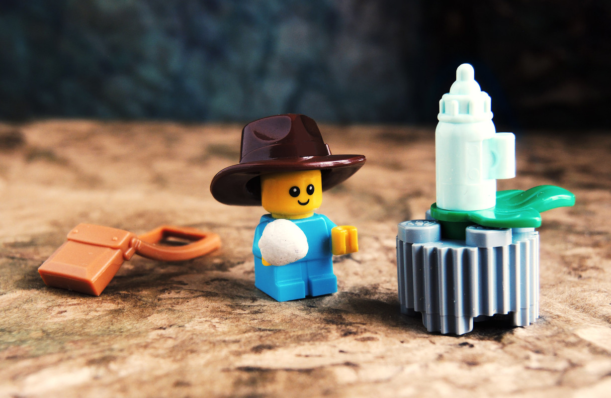 Baby Jones and the lost biberon — Postimages