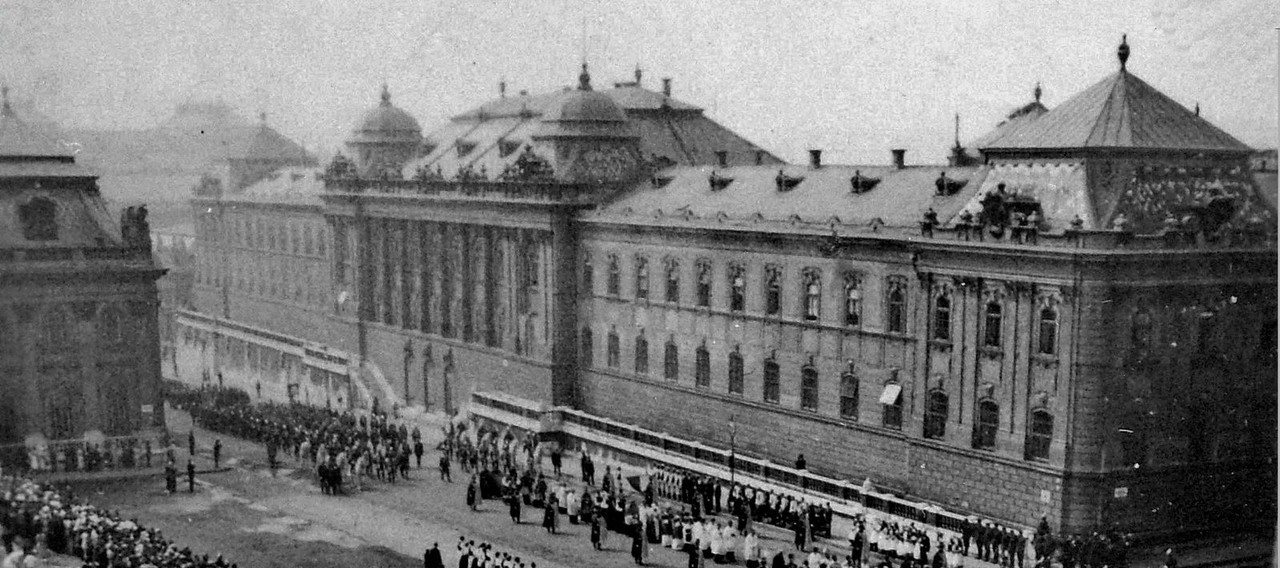 Clip 8 — Postimages