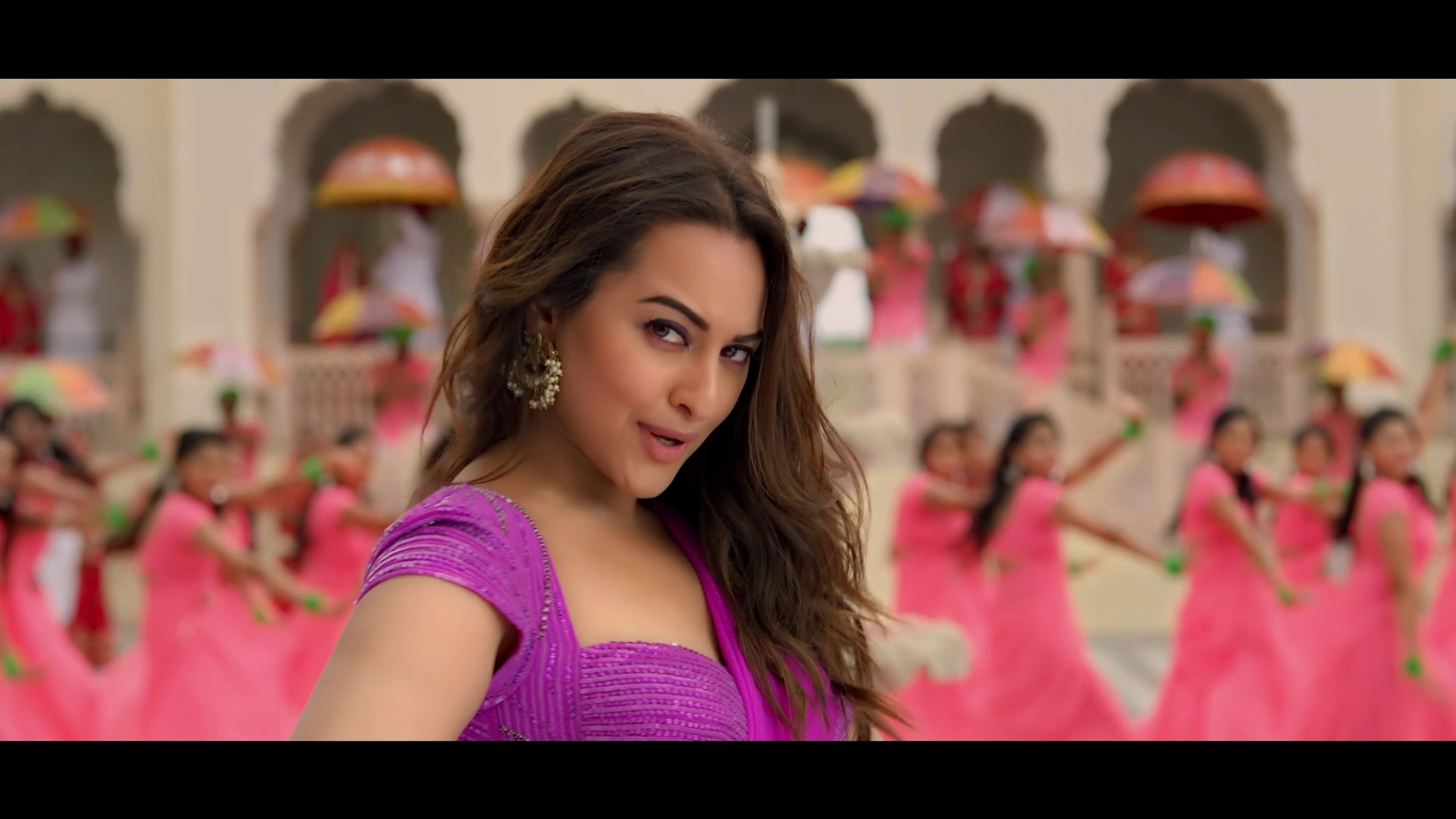 Yu Karke 4k Sona mp4 snapshot 02 22 [2020 11 16 15 16 10] — Postimages