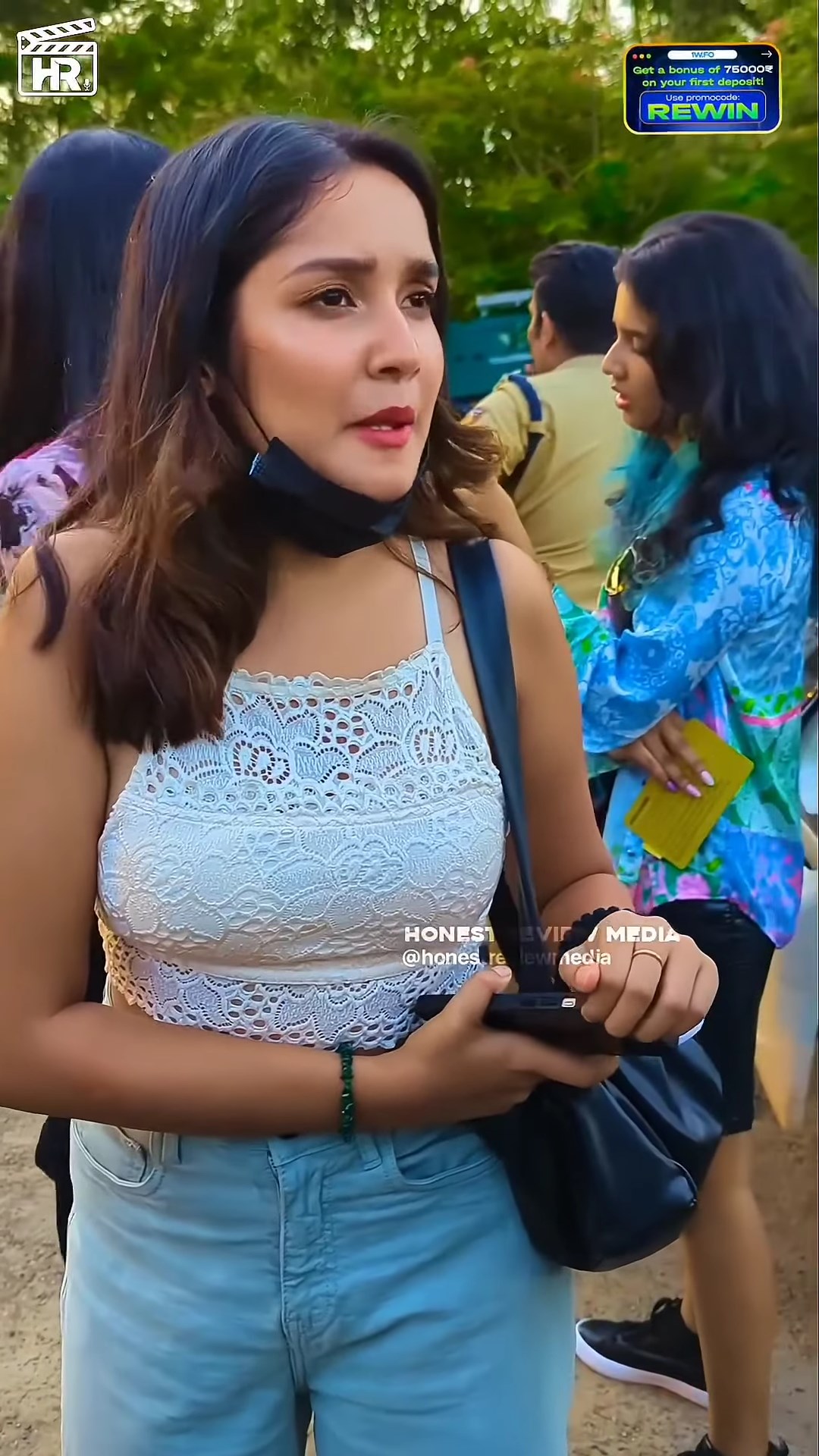 anikha surendran hot boobs in tght white costume mp4 snapshot 00 13 908 — Postimages