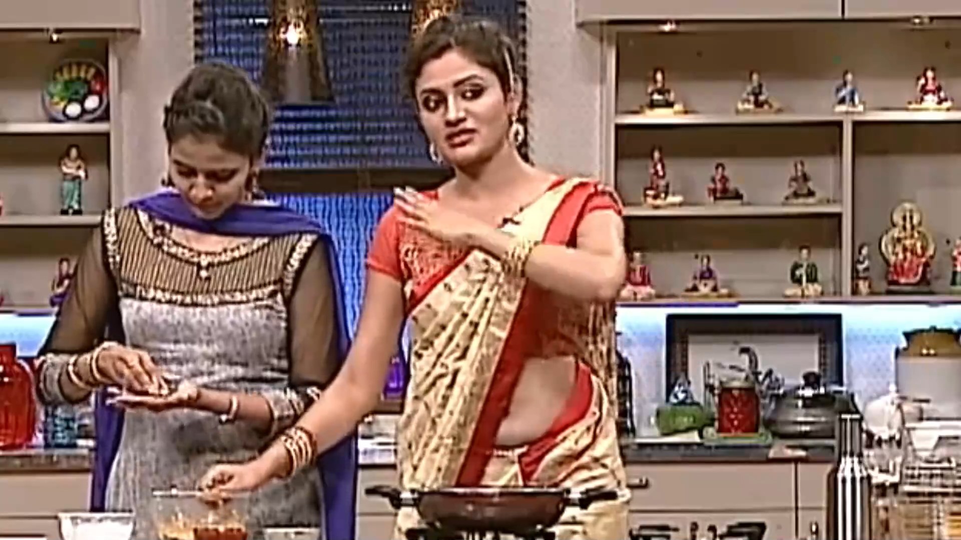 Kannada Serial Actress Ranjani Sexy Big Navel Show in Saree mkv ...