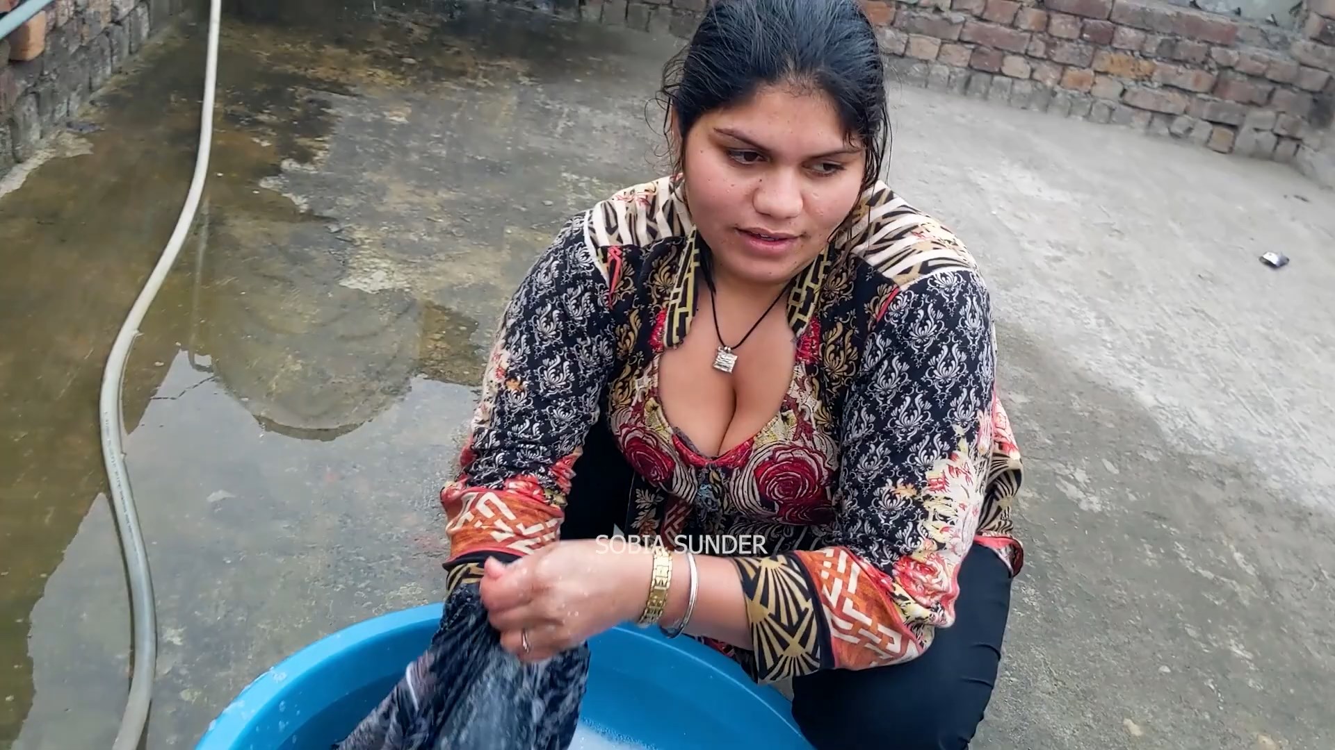 Desi Chubby Girl Big Boobs And Cleavage Show In Tight Churidhar Mp4 Snapshot 04 05 366 — Postimages