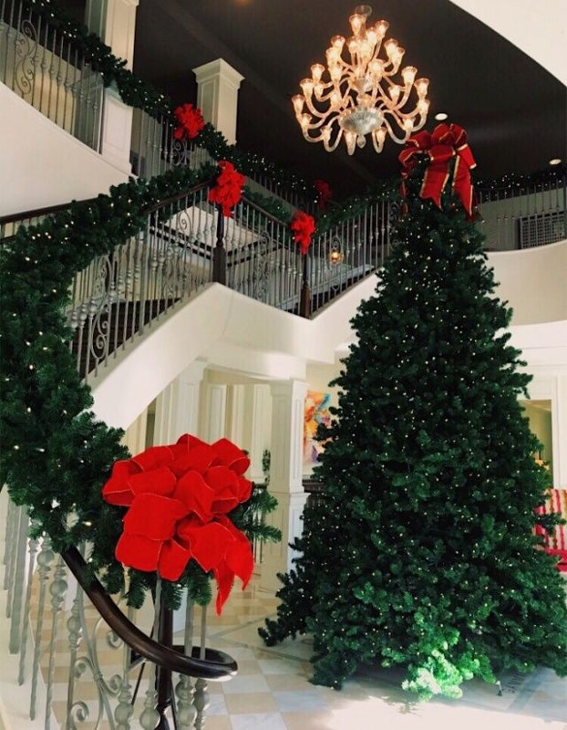 Christmas 2023 Foyer Private — Postimages