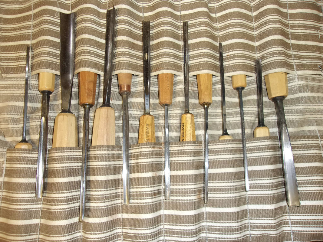 carving chisels w roll — Postimages