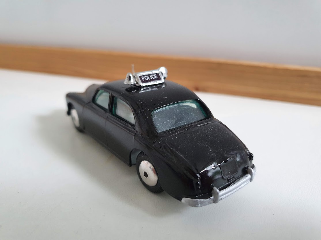 Corgi 209 Riley Pathfinder Police car 12 — Postimages