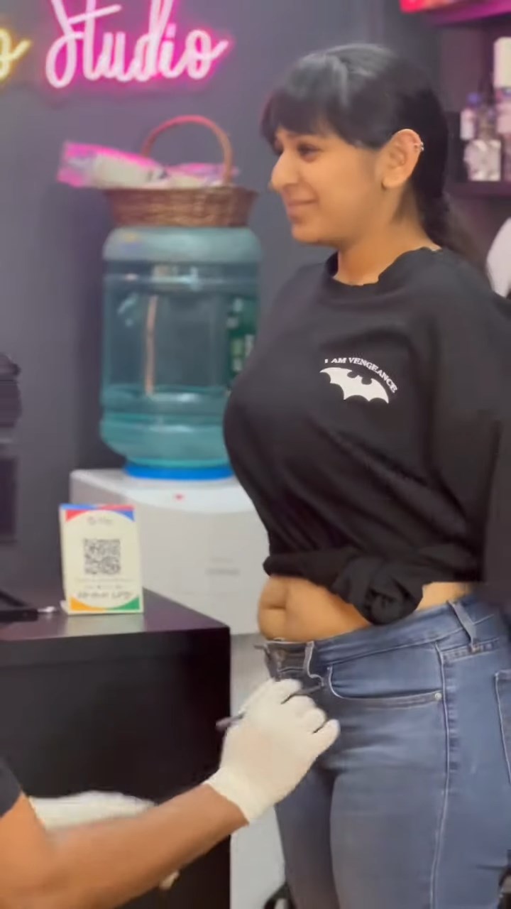 Chubby Desi Lady Navel Piercing In Black Tshirt And Jeans Mp4 Snapshot 00 03 782 — Postimages
