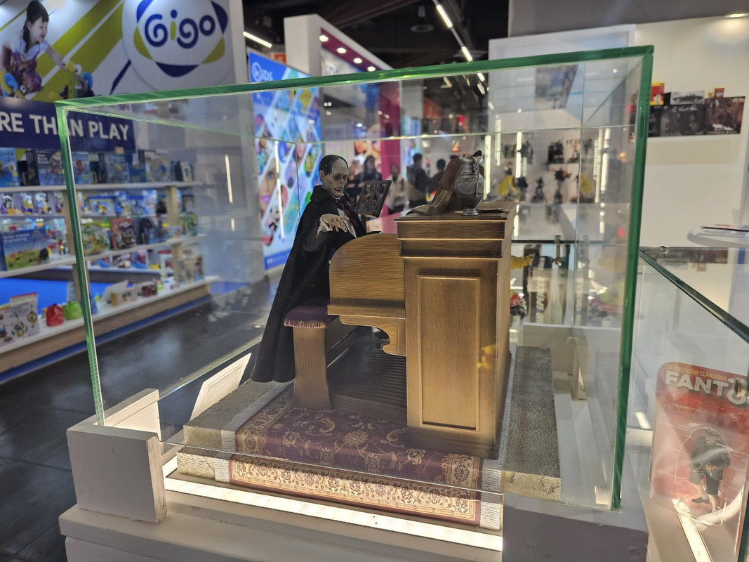 2024 Kaustic Plastic Nurenberg Tot Fair display Phantom 1 — Postimages