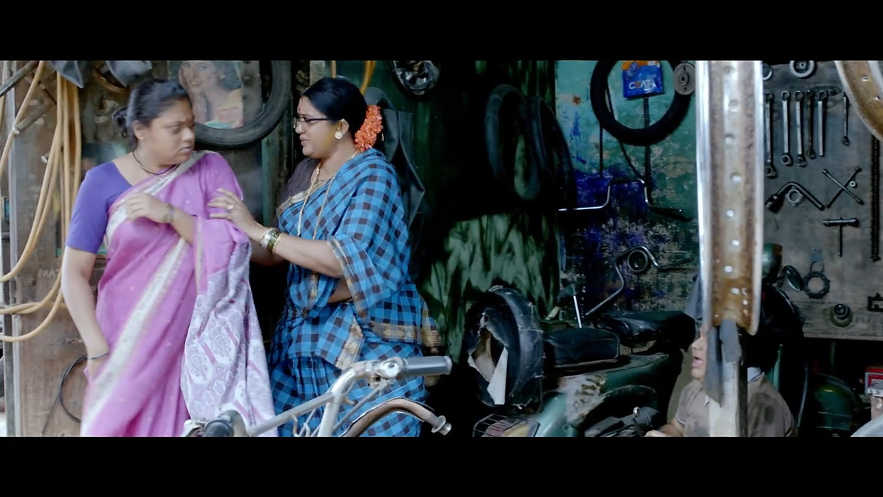 Milf Veena Sundar Sexy Big Boobs and Open deep navel show in saree mp4 ...