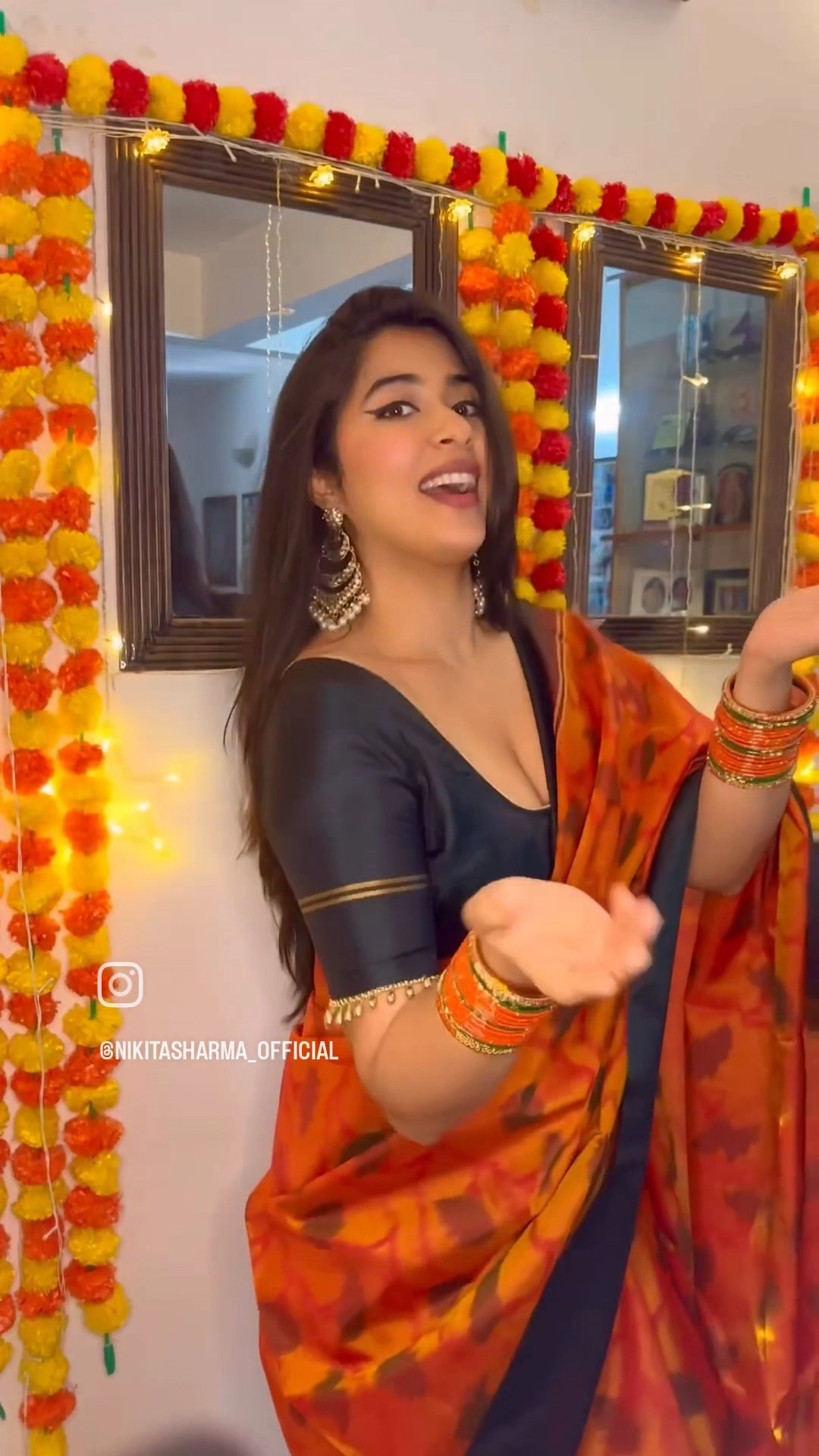 Nikita Sexy navel and cleavage in oranage saree mp4 snapshot 00 14 545 — Postimages