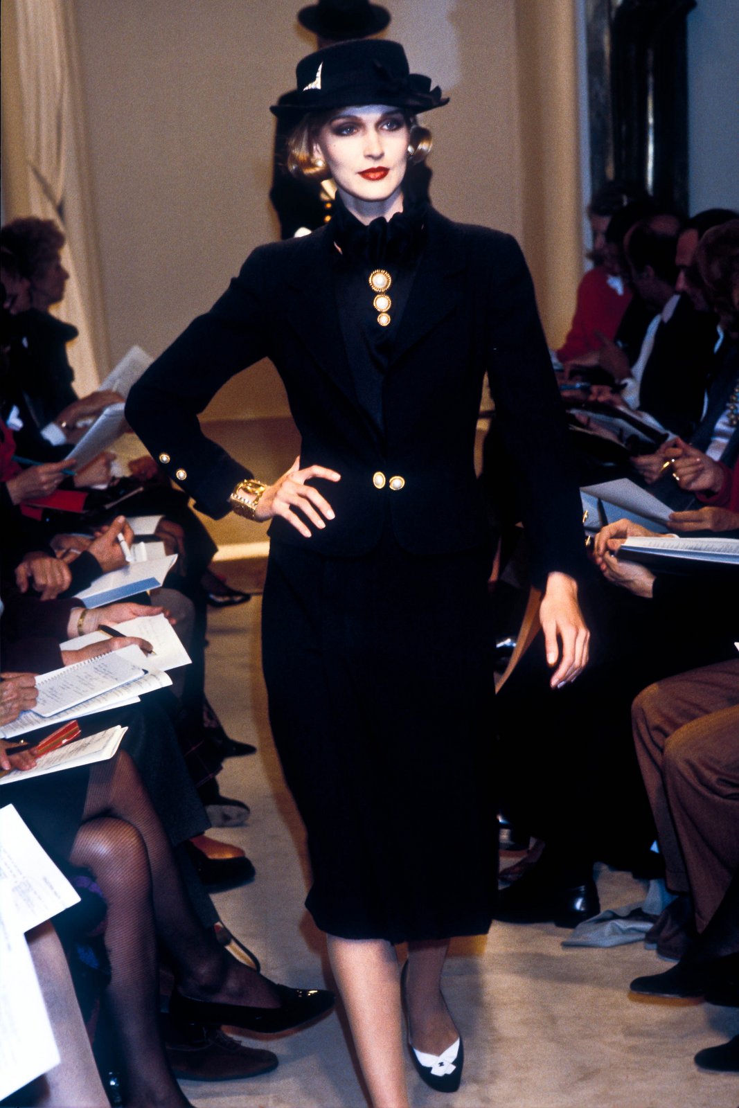 Fashion Classic: CHANEL Haute Couture Fall/Winter 1982 | Lipstick Alley